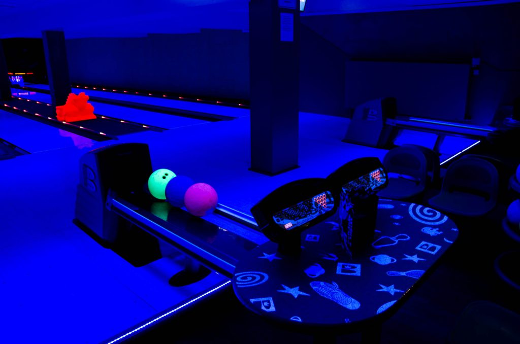 Moonlight-Cosmic-Bowling - Bowlingcenter Quellenhof